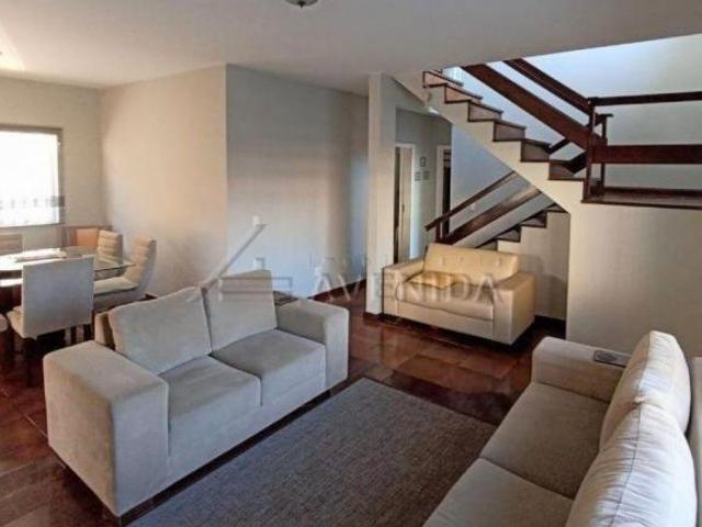 VENDA | Casa, com 4 dormitórios em Centro, Londrina