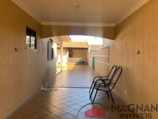 VENDA | Casa, com 4 dormitórios em Jardim Iguaçu, Maringá