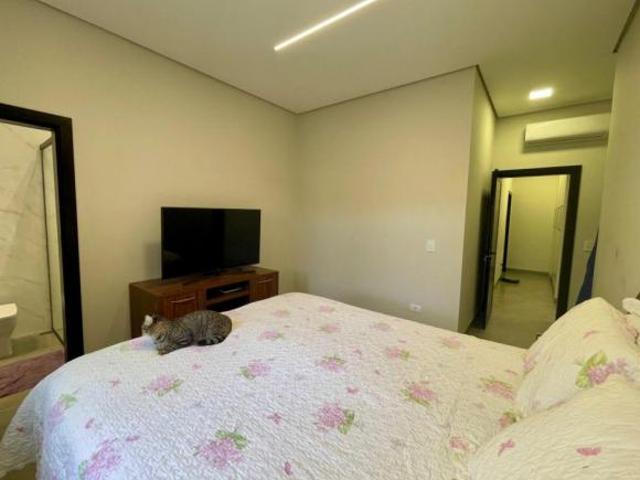 VENDA | Casa, com 4 dormitórios em PARQUE CIDADE JARDIM, UMUARAMA