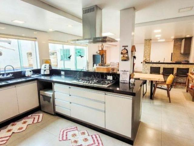 VENDA | Casa, com 4 dormitórios em Petrópolis, Londrina
