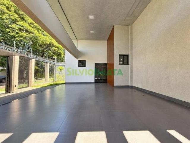 VENDA | Casa, com 4 dormitórios em Zona 05, Maringá