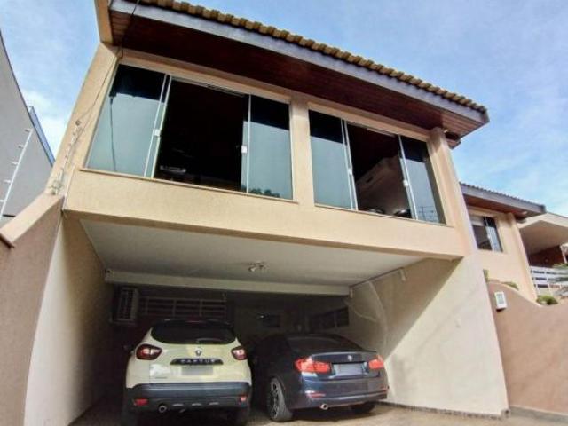 VENDA | Casa, com 5 dormitórios em Canaã, Londrina