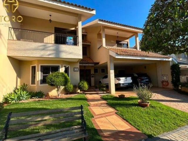 VENDA | Casa, com 5 dormitórios em Zona 08, Maringá