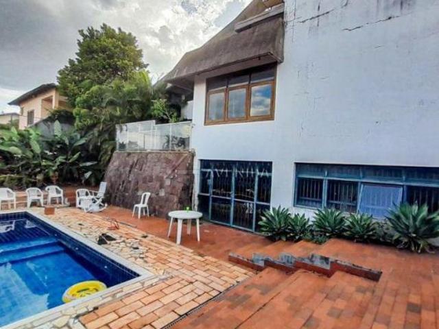 VENDA | Casa, com 6 dormitórios em QUEBEC, Londrina