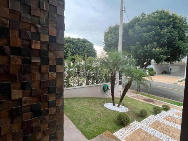 Venda | Casa com 214,00 metroQuadrado, 3 dormitório s, 4 vaga s. Swiss Park, C