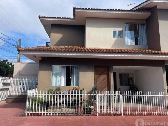 VENDA | Casa, com 2 dormitórios em Centro, Toledo