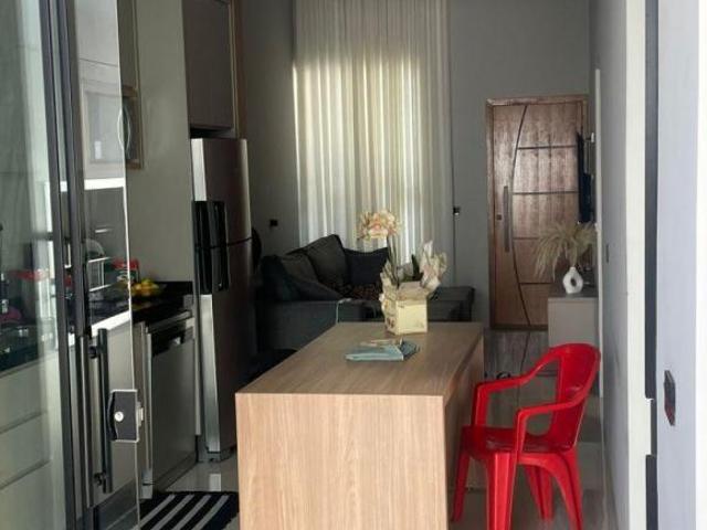 VENDA | Casa, com 2 dormitórios em FL, Floresta