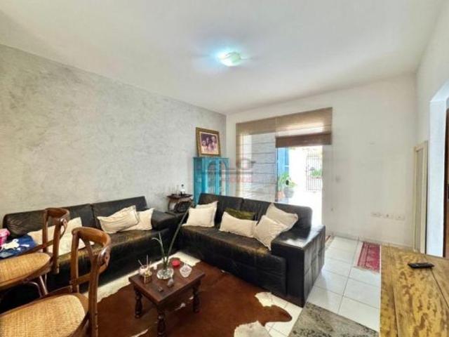 VENDA | Casa, com 2 dormitórios em JARDIM MONTE REI, MARINGA