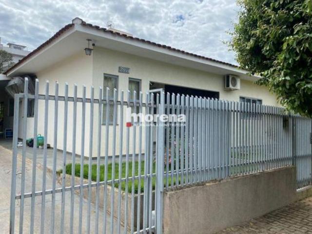 VENDA | Casa, com 2 dormitórios em Zona V, Umuarama