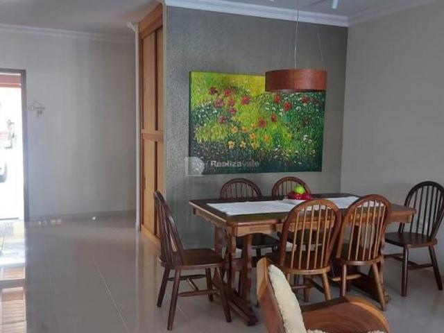 Venda | Casa com 350 m², 3 dormitório s, 4 vaga s. Loteamento Villa Branca, Jacareí