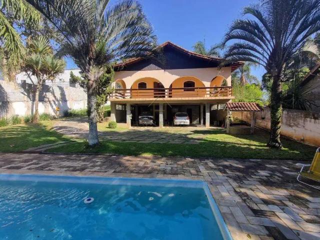 Venda | Casa com 363,92 m² em um terreno de 1000 m², 4 dormitórios, 9 vagas. Chácara Rincão, Cotia SP