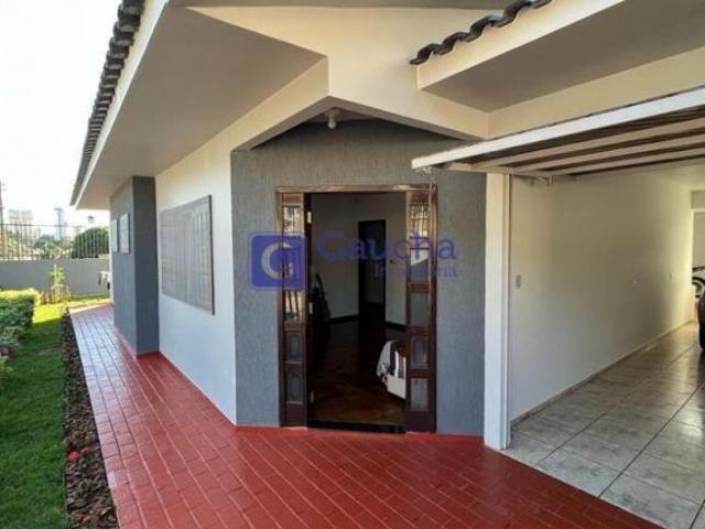 VENDA | Casa, com 3 dormitórios em Centro, Cascavel