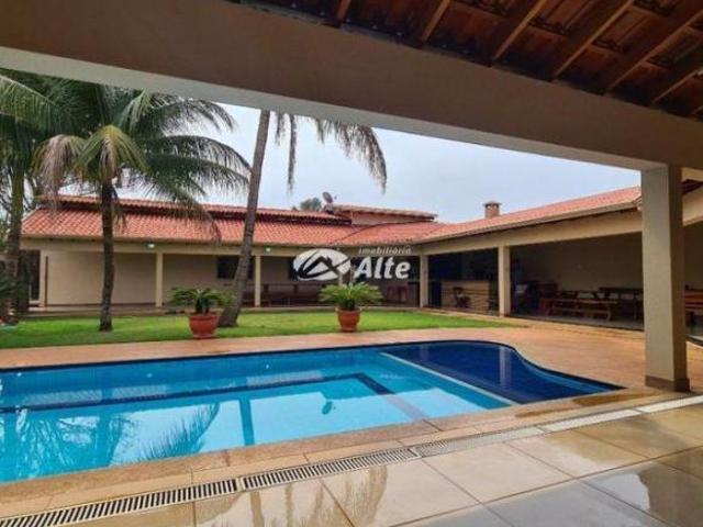 VENDA | Casa, com 3 dormitórios em Centro, Santo Inácio