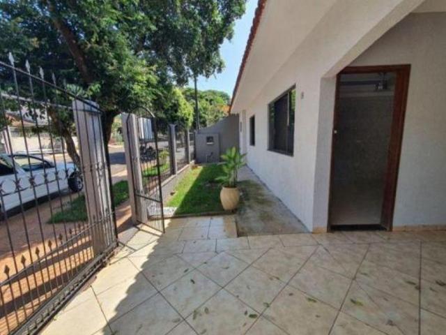 VENDA | Casa, com 3 dormitórios em Conjunto Habitacional Requião, Maringá