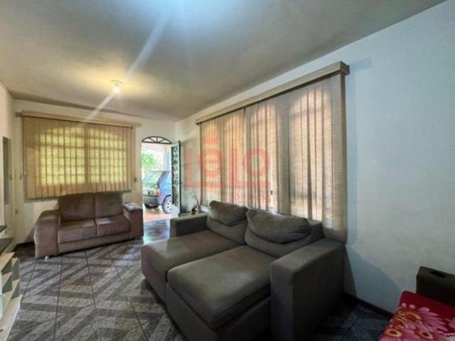 VENDA | Casa, com 3 dormitórios em JARDIM MONTREAL, MARINGA