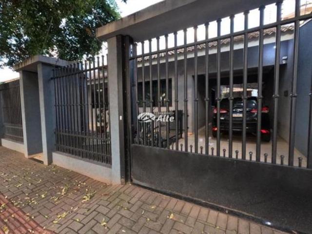 VENDA | Casa, com 3 dormitórios em Parque Residencial Tuiuti, Maringá