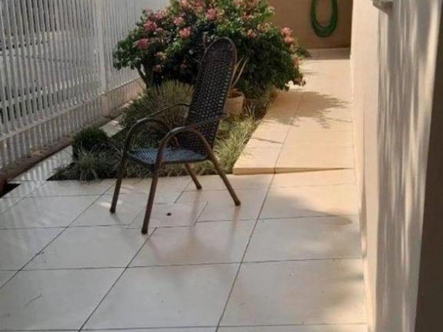 VENDA | Casa, com 3 dormitórios em Vila Santo Antônio, Maringá