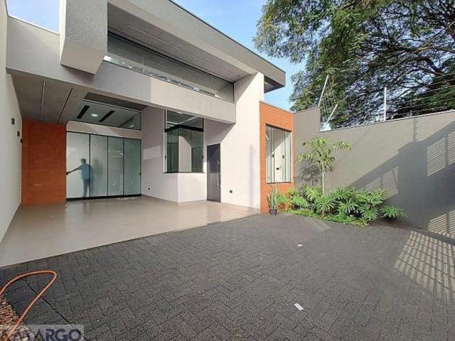 VENDA | Casa, com 3 dormitórios em Zona 05, Maringá
