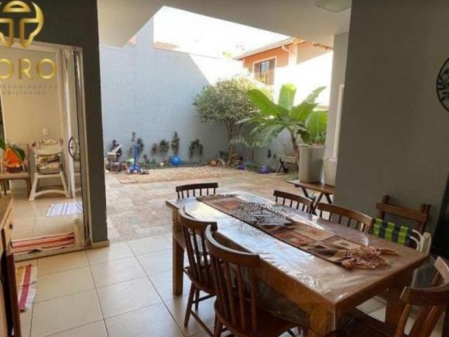 VENDA | Casa, com 3 dormitórios em Zona 08, Maringá