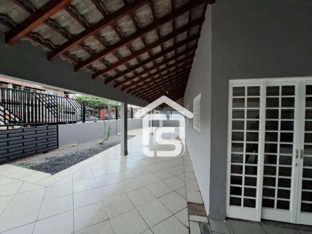Casa à Venda com 3 Quartos sendo 1 suíte Alexandre Urbanas Região Leste