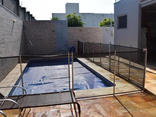 VENDA CASA CONDOMÍNIO ALDEIA DA MATA, PRÓXIMO A ALPHAVILE, SENDO 3 SUÍTES, 2 CLOSET, COZINHA PLANEJ