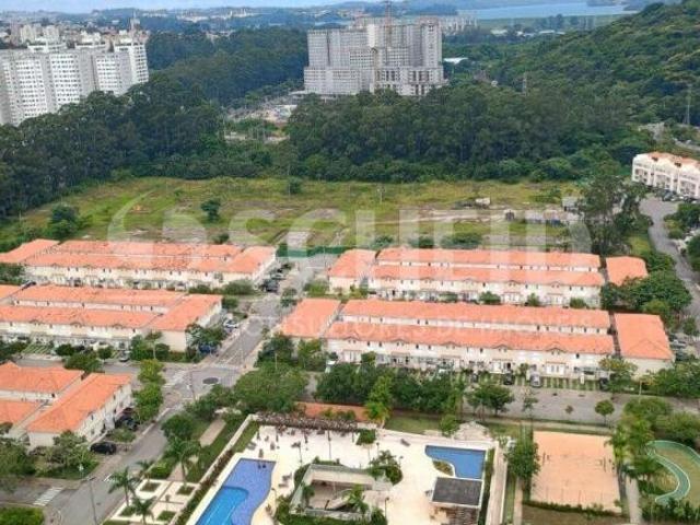 Venda Casa condominio Terrará 3 quartos 1 suite duas vagas!