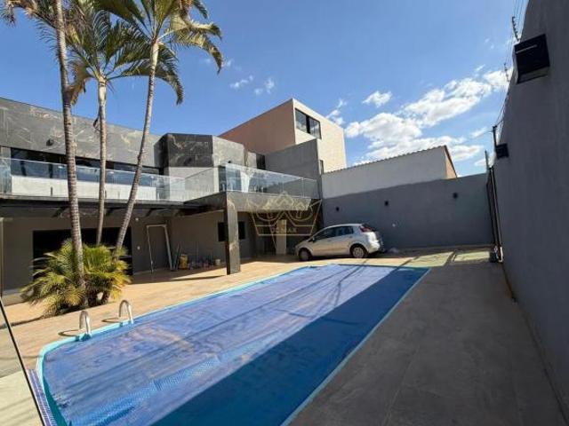 VENDA CASA DE ALTO PADRÃO COM 5 SUÍTES – RUA 3C – VICENTE PIRES