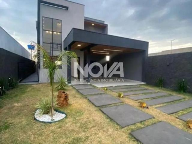 Venda Casa Espaçosa de 2 andares e Piscina no Condomínio Flórida em Ponte Alta do Gama DF