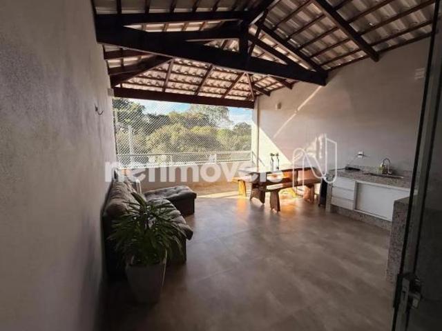 Casa Geminada de Alto Padrão à Venda, localizada em Ponte Alta Betim