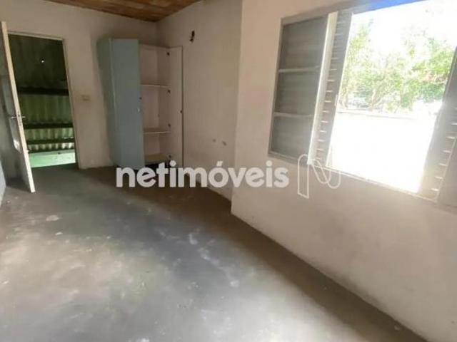 Casa à venda em excelente localização, ao lado do Boulevard Shopping e Hospital