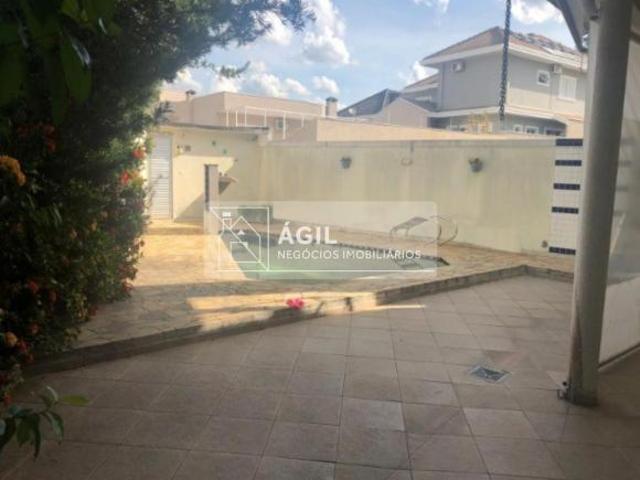 Venda Casa Sobrado de 339m² com 5 dormitórios e 3 suítes Condomínio Altos da Serra II Urbanova