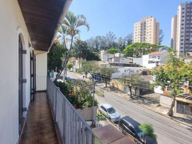 VENDA CASA TÉRREA ASSOBRADADA 400m² AREA TOTAL PARA RENDAS FUTURAS.