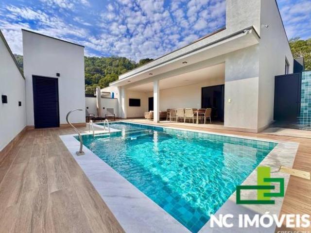 Venda| Casa Térrea de Esquina Mobiliada no Condomínio Mar Verde