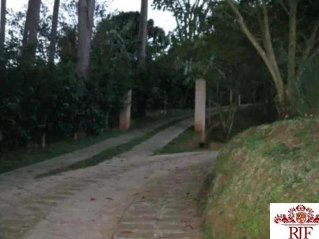 Venda chácara com terreno de 1.650m2 chalé, campo de futebol, piscina