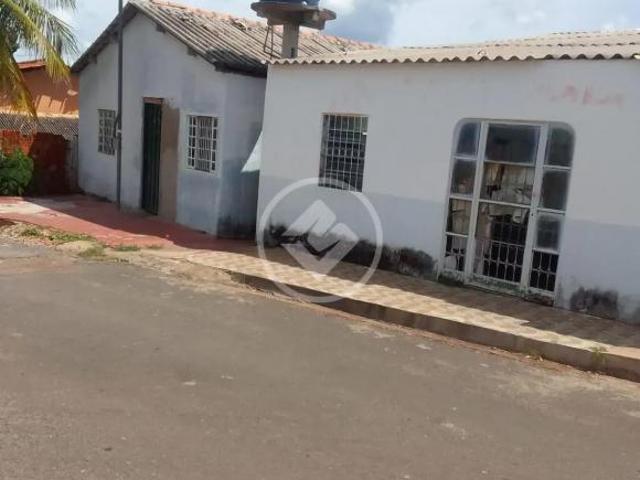 Venda de 2 Casas Lado a Lado: Residencial + Comercial no Jardim dos Estados Aceita Permuta