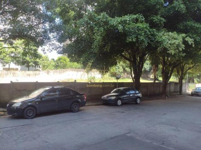 Venda de terreno de 3mil m² em região residencial