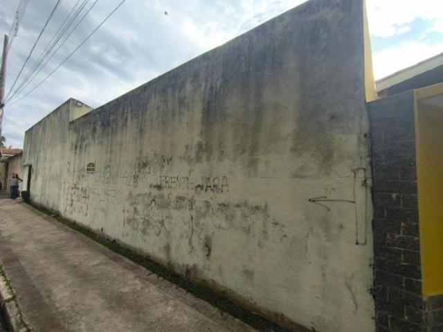 Venda de Terreno de 425m² com Potencial Comercial ou Residencial em Localização Privilegiada