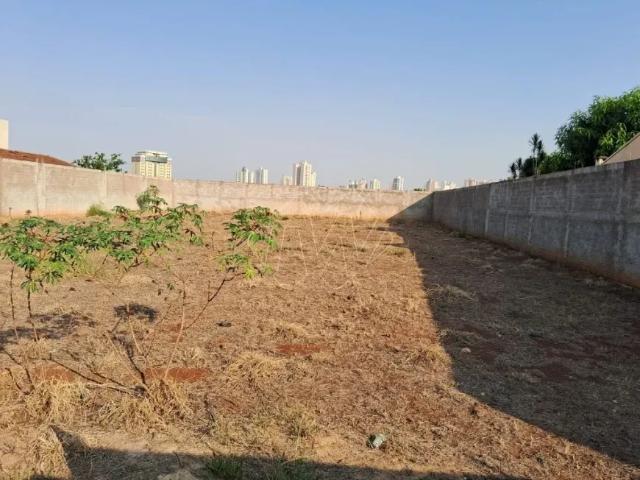 Venda de Terreno / Padrão na cidade de Araraquara