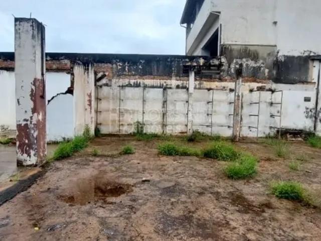 Venda de Terreno / Padrão na cidade de Araraquara