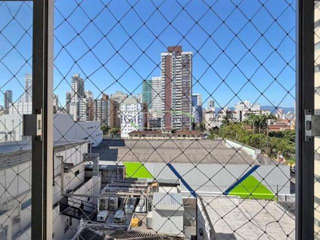 Venda de apartamento a 1 quadra da Praia com 3 quartos e Vaga no Boqueirão em Santos / SP