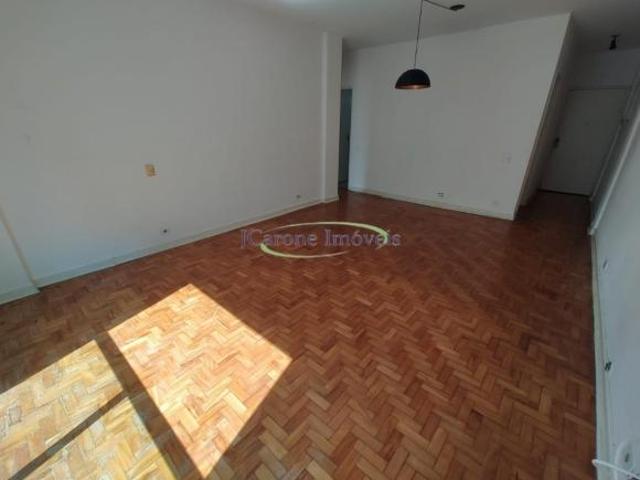 Venda de apartamento amplo a 1 quadra da praia na Aparecida ? 2 dormitórios e 90 m² Santos/SP