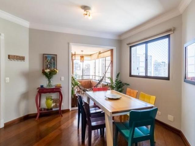 Venda de Apartamento com 103 m², 3 dormitórios sendo 01 suíte, living para 2 ambientes, cozinha e ár