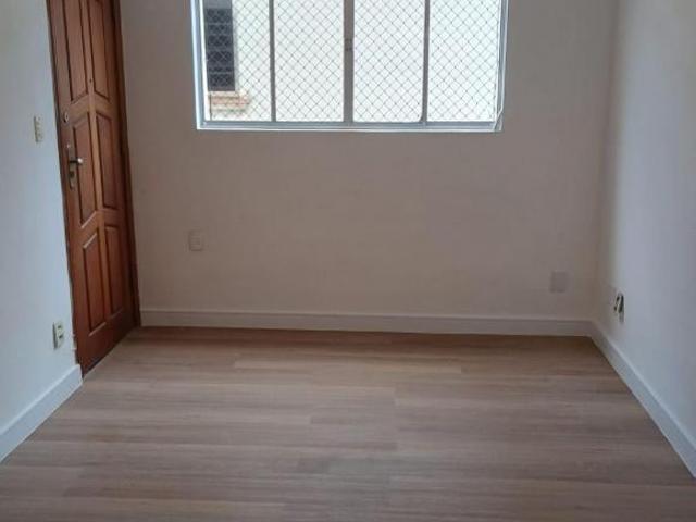 VENDA DE APARTAMENTO DE 76m2 COM 2 DORMS, 1 BANHEIRO E 1 VAGA COLETIVA NO BAIRRO DO EMBARE !