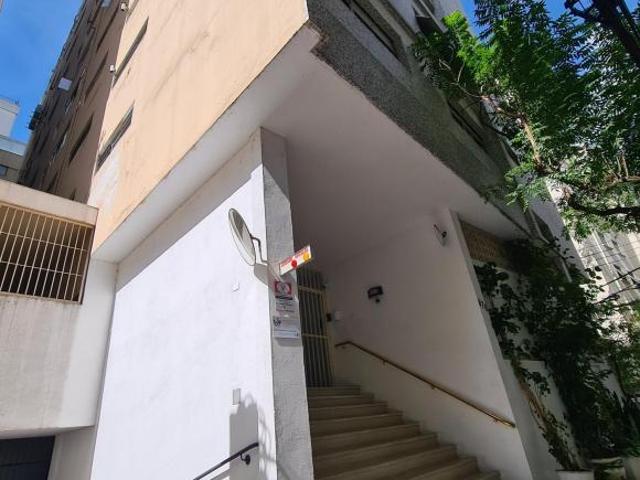 Venda de apartamento de 133mts, Santa Cecilia, 3 dormitórios sendo 02 suítes, 01 wc social, ampla