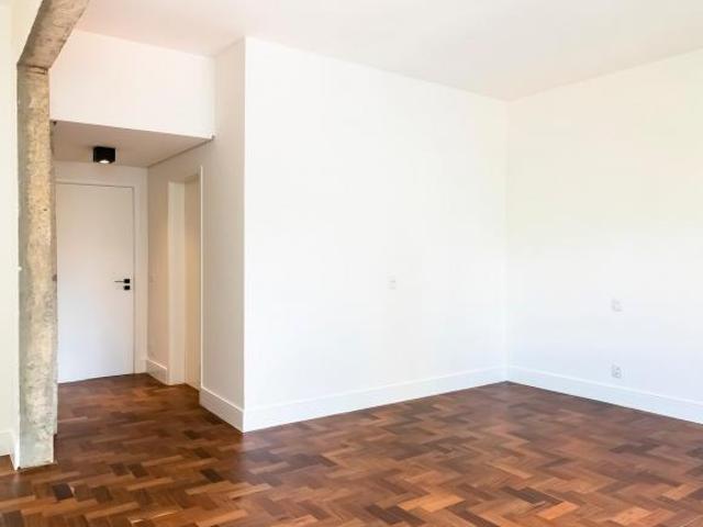 Venda de apartamento de 200mts, CONSOLAÇÃO, 3 dormitórios sendo 02 suítes, 01 wc social, ampla sal