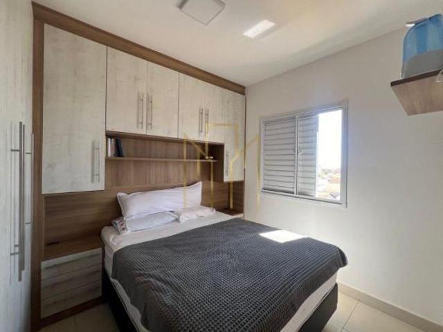 Venda de Apartamento de 2 Quartos com Suíte e Vaga de Garagem no Jardim Califórnia, Uberlândia MG!