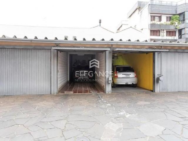 Venda de Apartamento de 3 Quartos no Bairro Jardim Lindóia, Porto Alegre RS: com 137m², 2 Vagas de G