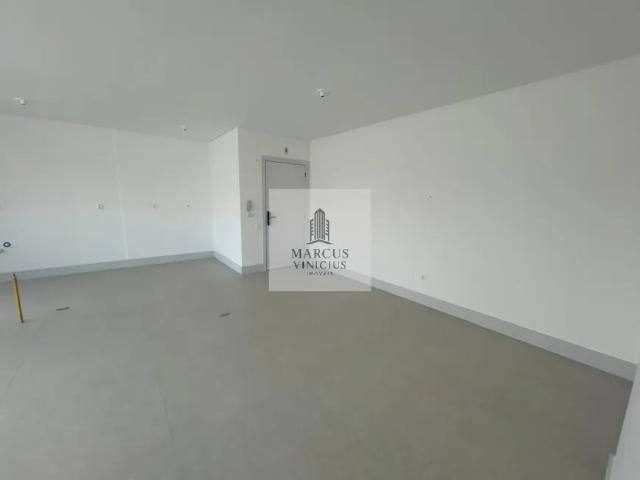 Apartamento à venda no Canto, Florianópolis SC: 2 quartos, 2 suítes, 2 salas, 3 banheiros, 77m² Im