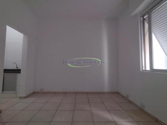 Venda de Apartamento em excelente localização a 1 quadra da Praia do Embaré em Santos / SP