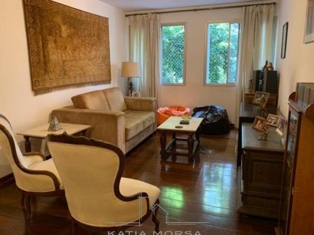 Venda de Apartamento em Moema, São Paulo SP: 3 Quartos, 1 Suíte, 3 Vagas e 140m² de Luxo!